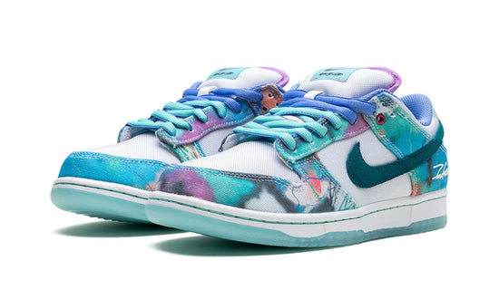 NIKE DUNK LOW SB "Futura Laboratories - Bleached Aqua - Shoe Flyes